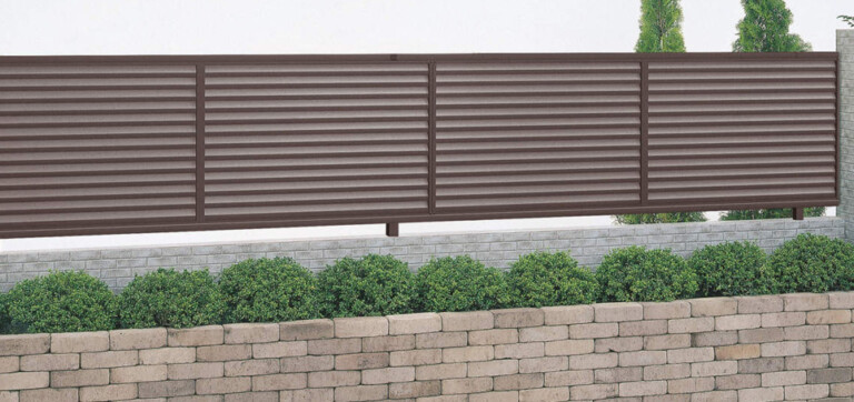 【四国化成】形材フェンス クレディフェンスHG6型（横ルーバータイプ） | フェンス・ポールの通販エクストリム